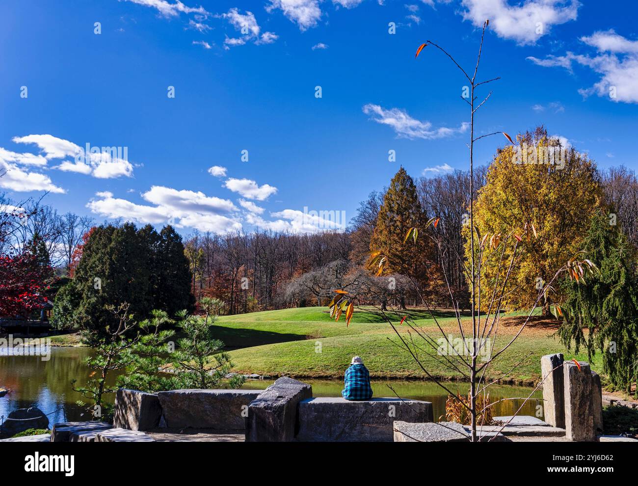 A lone figure hi-res stock photography and images - Alamy