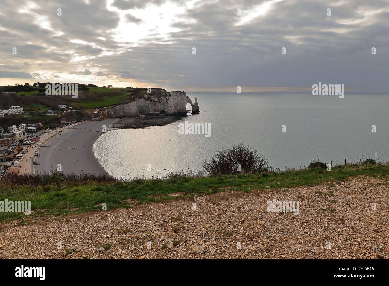 007 Town beach, chalk Falaise d'Aval Cliff, wave-carved Porte d'Aval ...