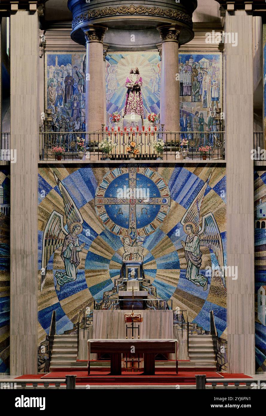 DETALLE DEL MOSAICO DEL ALTAR MAYOR DE LA IGLESIA DE JESUS DE ...