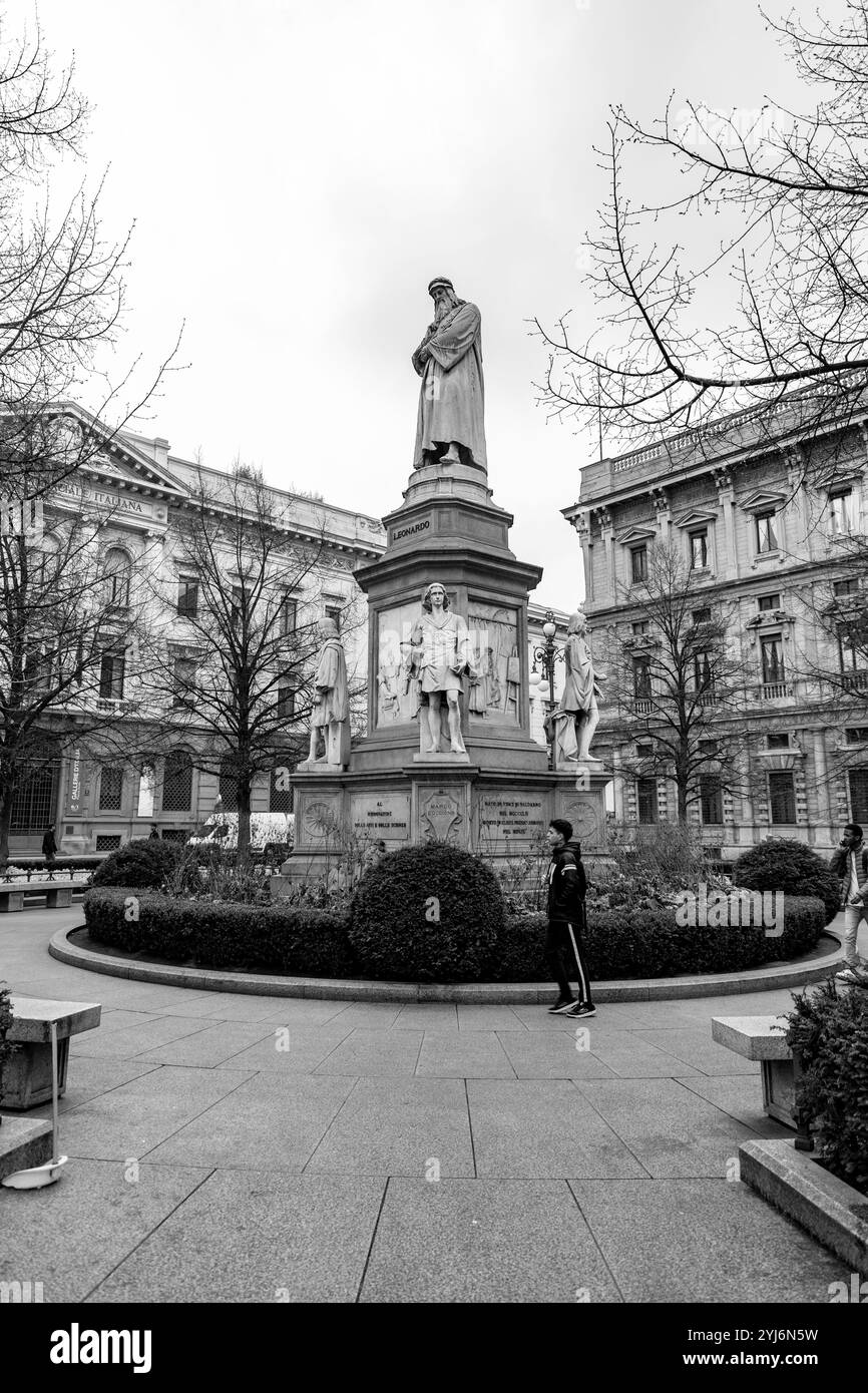 Milan, Italy - 30 March 2022: Marble and granite statue of Leonardo da ...