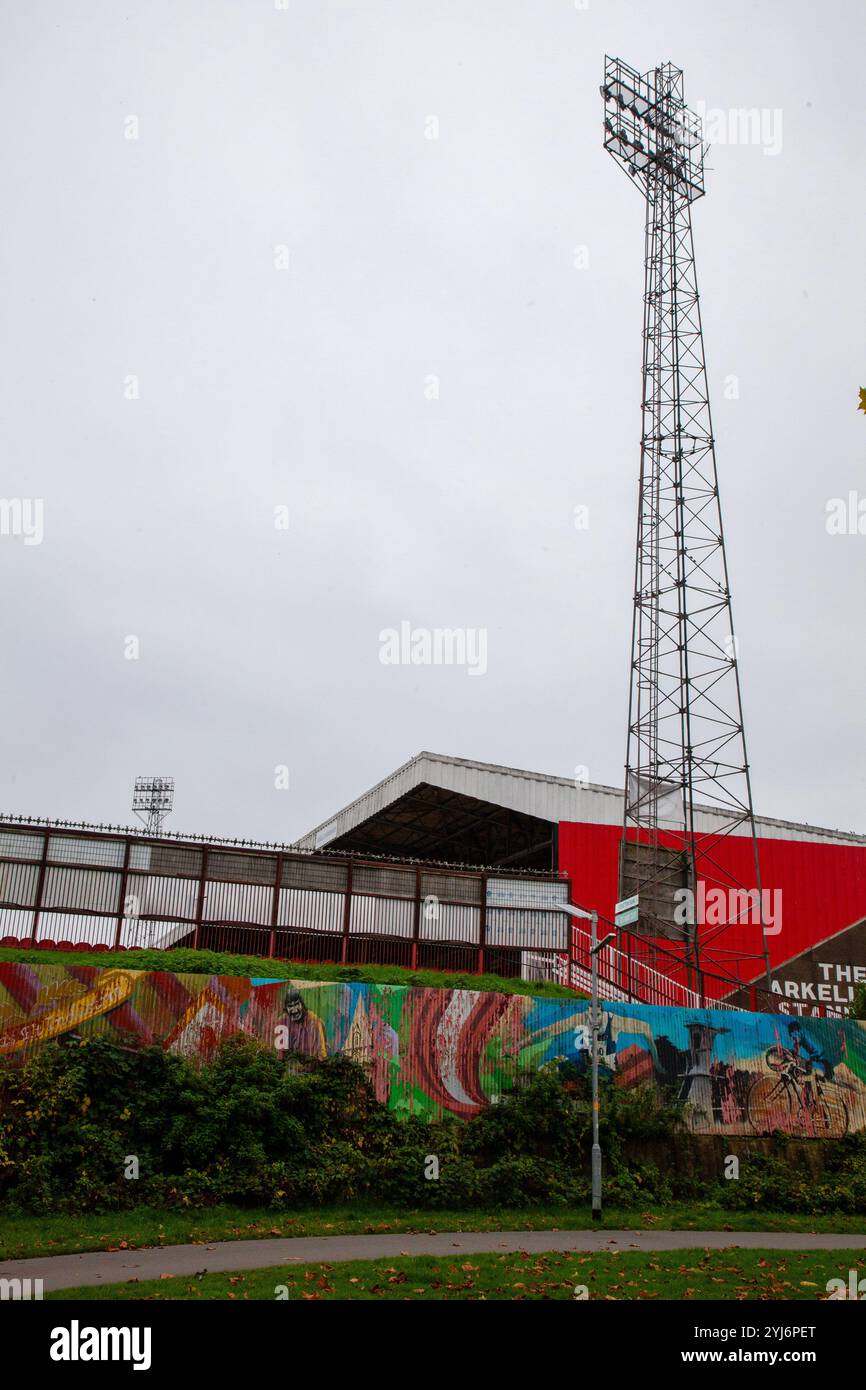 Swindon town f c hi-res stock photography and images - Alamy