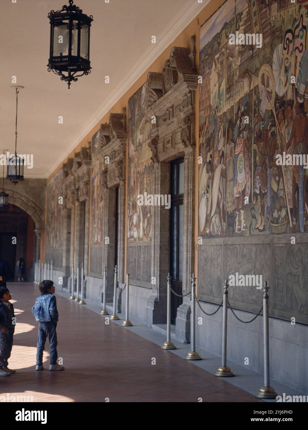 PINTURAS MURALES EN LAS GALERIAS DEL PATIO DEL PALACIO NACIONAL. Author ...