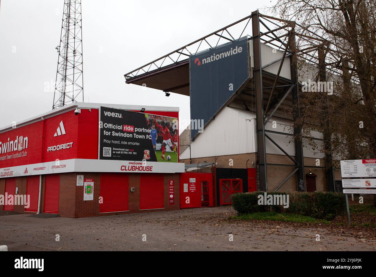 Swindon town f c hi-res stock photography and images - Alamy