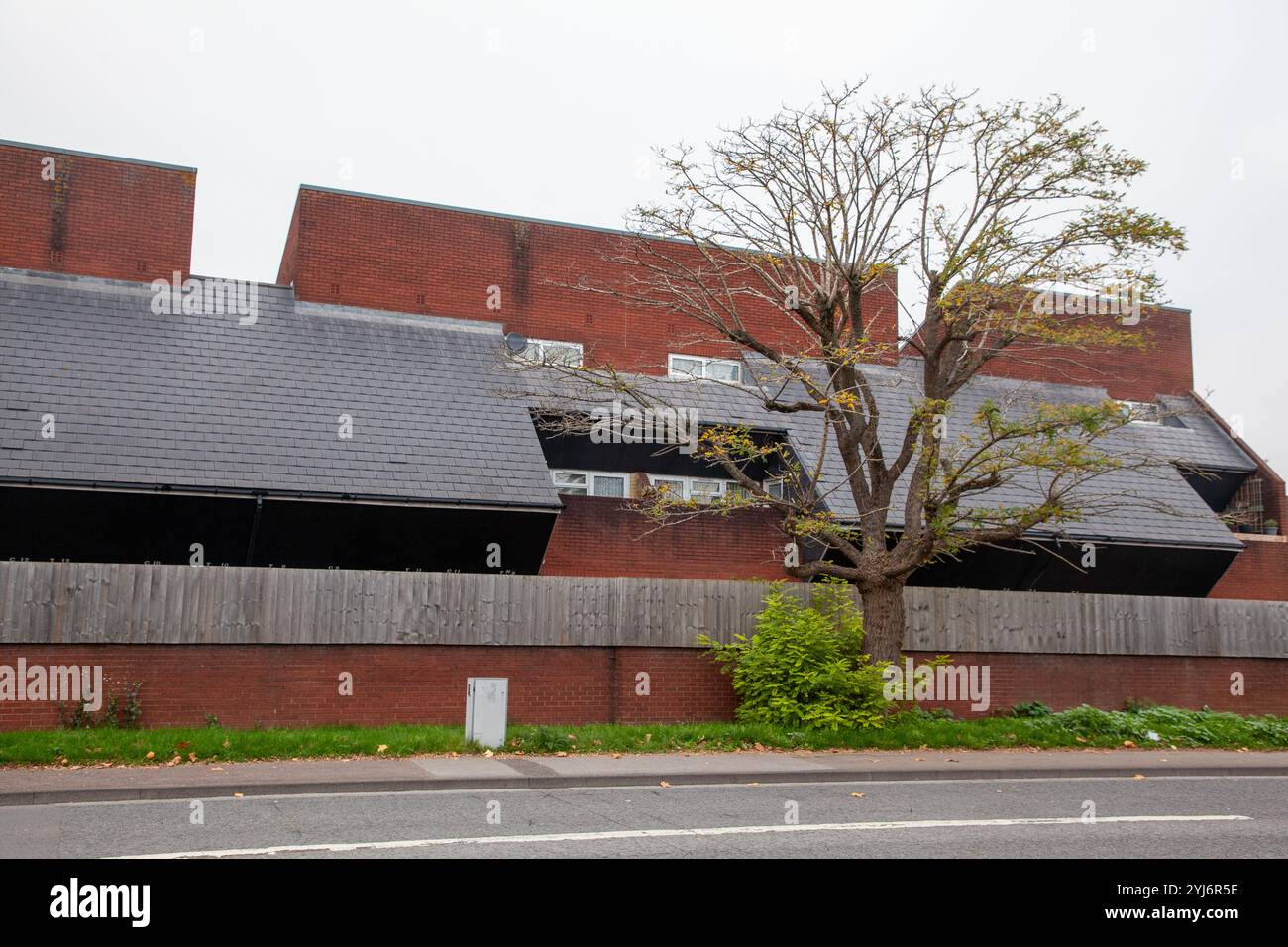 Building on Fleming Way, Swindon Stock Photo - Alamy