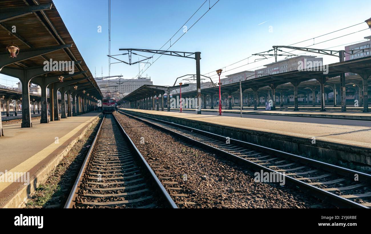Train at Bucharest North Railway Station (Gara de Nord Bucuresti Stock ...