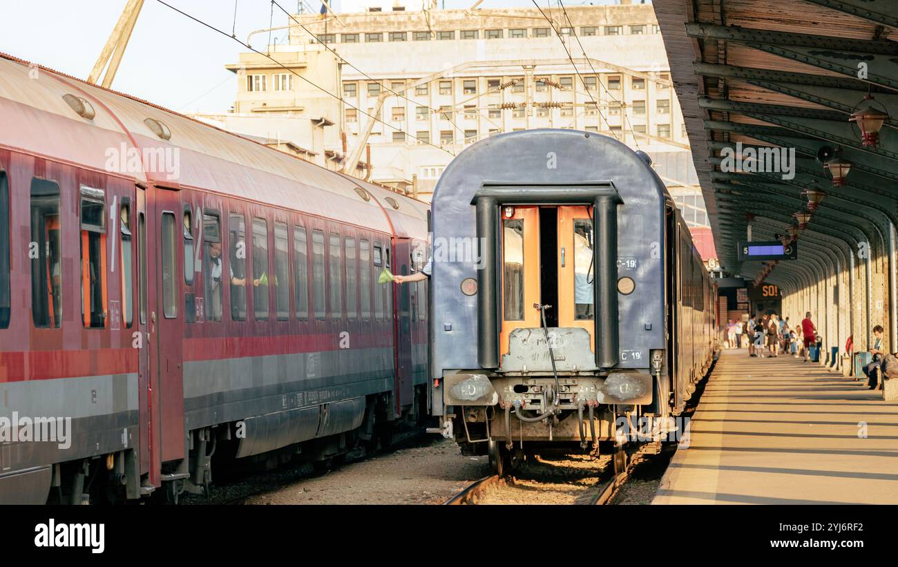 Train at Bucharest North Railway Station (Gara de Nord Bucuresti Stock ...