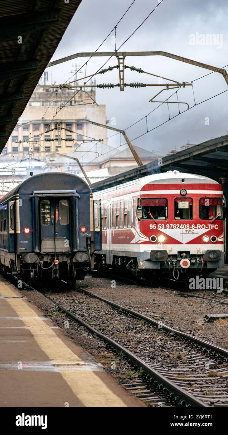 Train at Bucharest North Railway Station (Gara de Nord Bucuresti Stock ...
