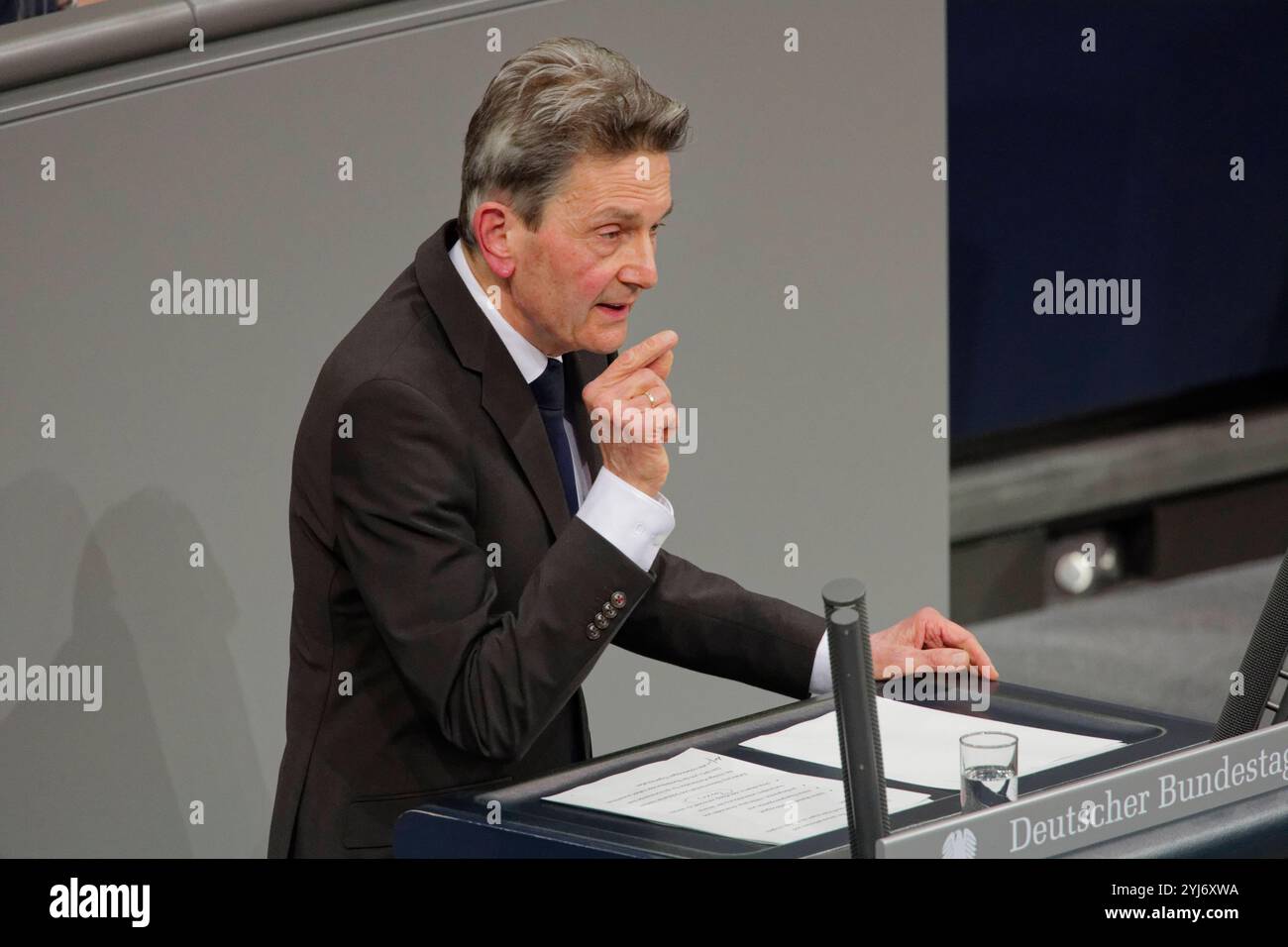 Bundestag debattiert Regierungserklärung 2024-11-13 Deutschland, Berlin ...