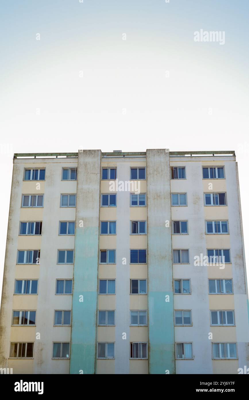 Disrepair apartment hi-res stock photography and images - Alamy