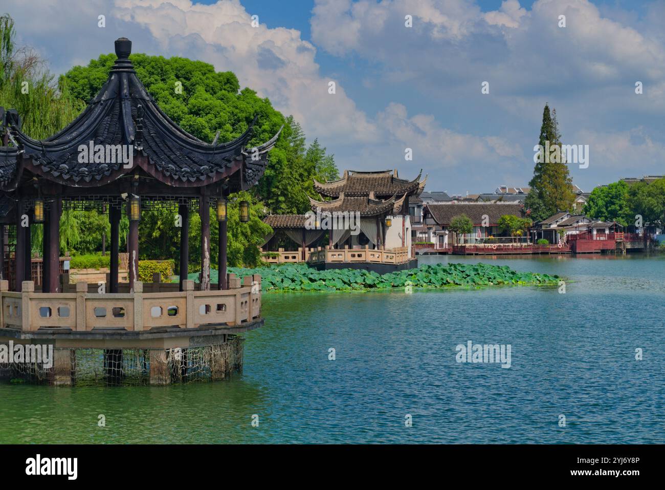 Building on the water hi-res stock photography and images - Alamy