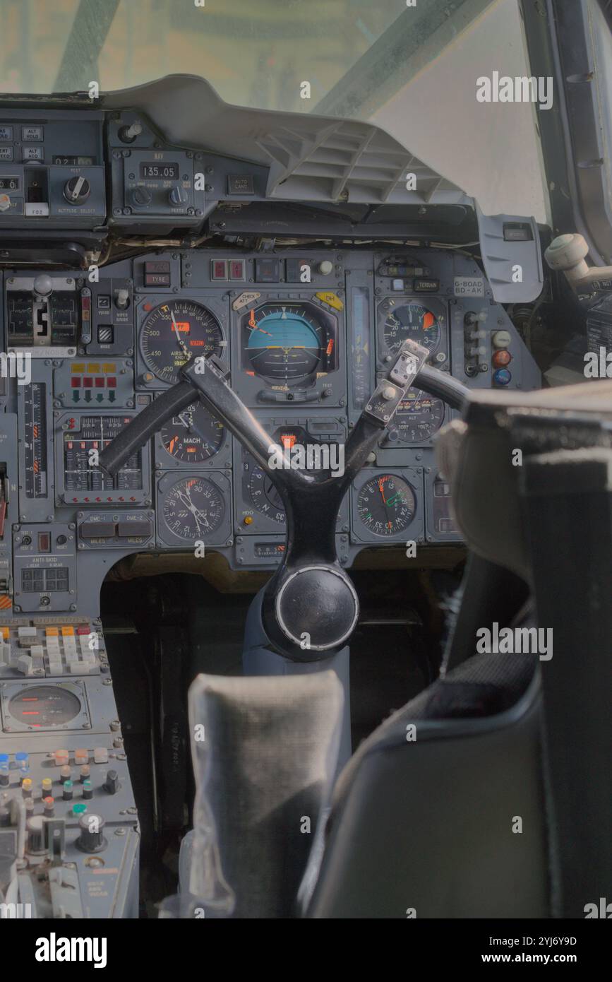 Pilot cockpit of a Concorde Stock Photo - Alamy