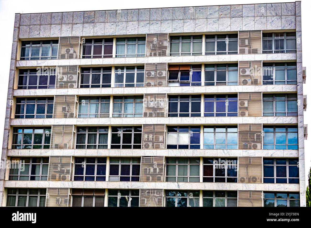 Contemporary simple building hi-res stock photography and images - Alamy