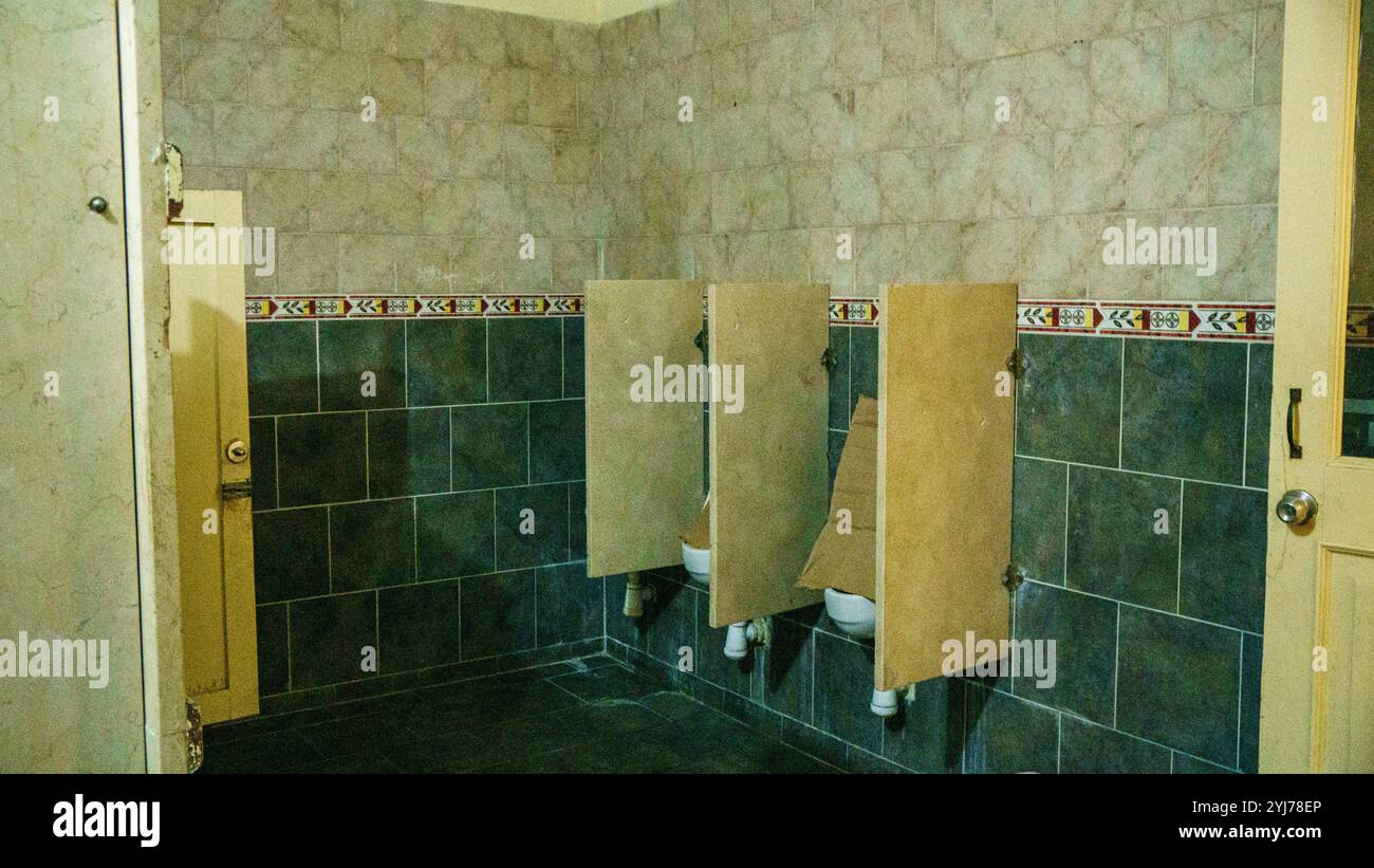 Restroom stalls hi-res stock photography and images - Alamy