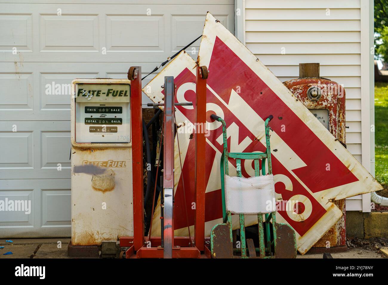 Conoca sign hi-res stock photography and images - Alamy