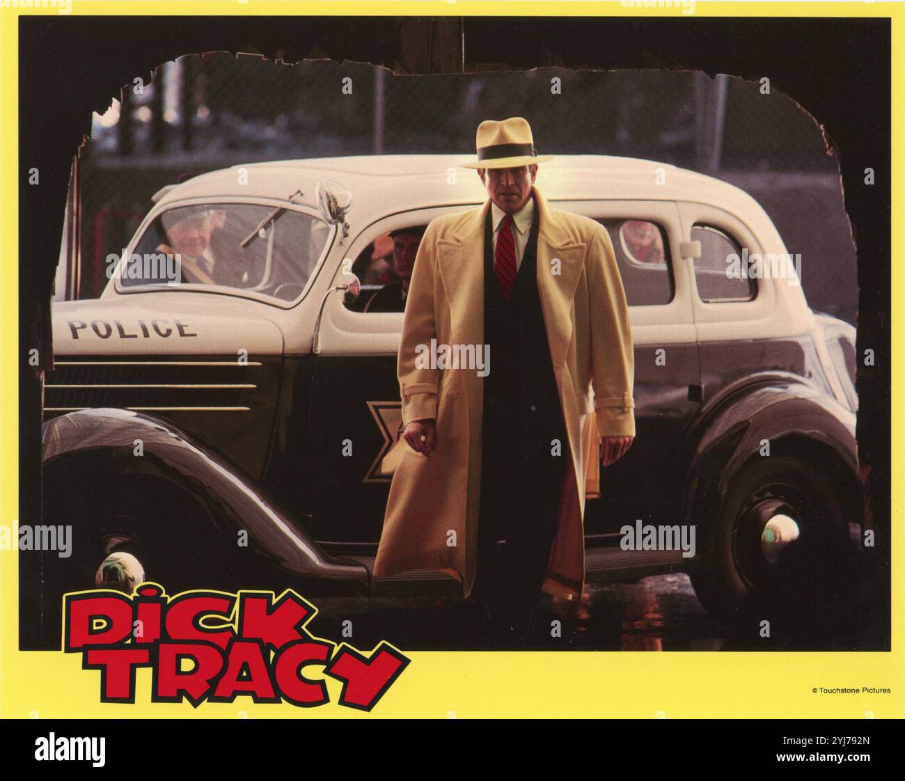 WARREN BEATTY in DICK TRACY 1990 director / producer WARREN BEATTY based on characters created ...
