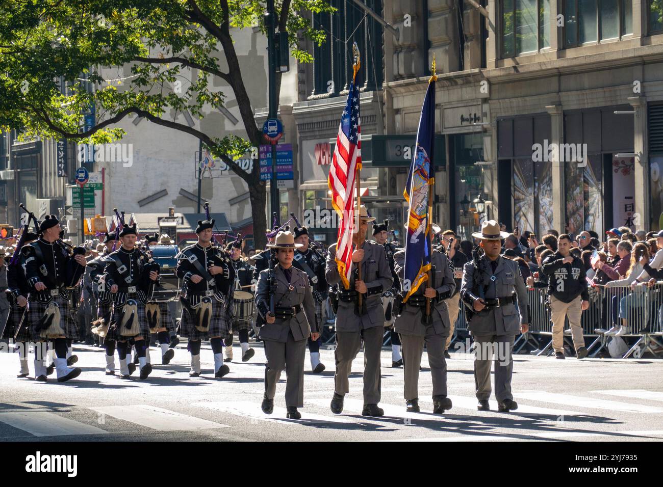 Female veterans day hi-res stock photography and images - Alamy