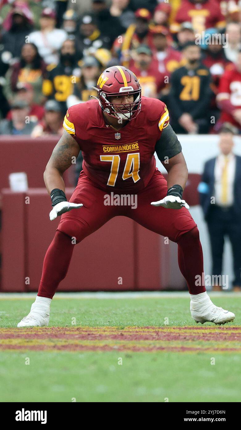 Washington Commanders offensive tackle Brandon Coleman (74) blocks ...