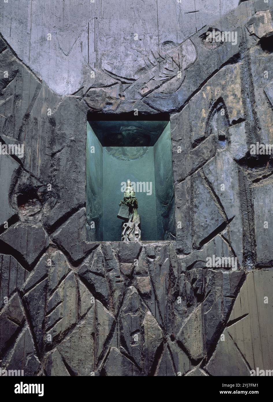 NTRA SRA DE ARANZAZU-DET DEL RETABLO MAYOR-. Author: LUCIO MUÑOZ (1929 ...