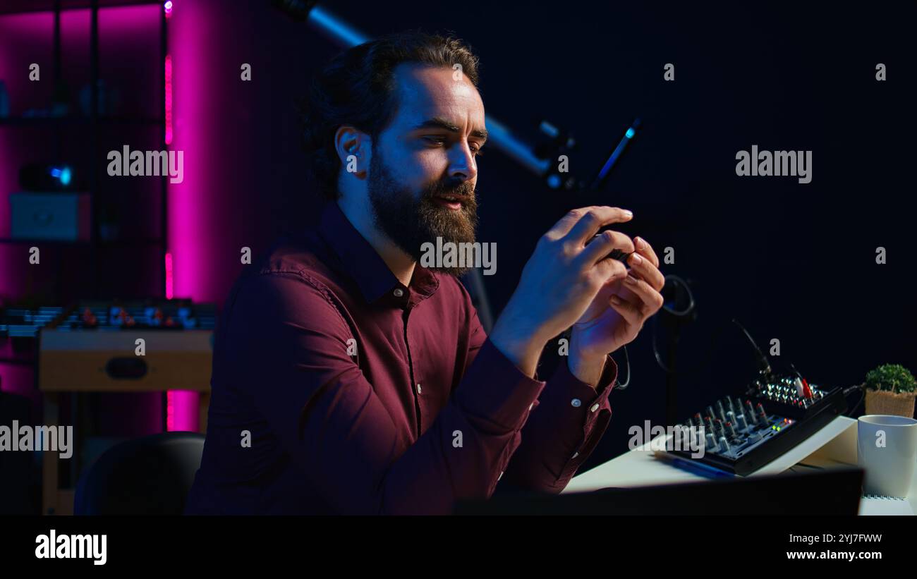 Social media influencer promotes hi-res stock photography and images ...