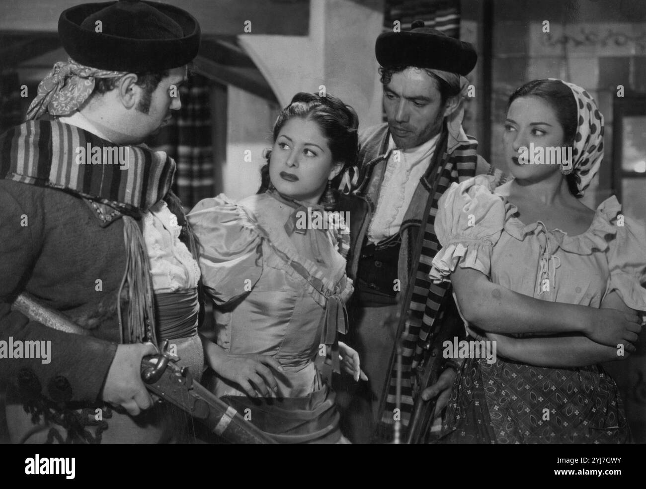 FOTOGRAMA DE LA PELICULA "ESTRELLA DE SIERRA MORENA" - 1952 - LOLA ...