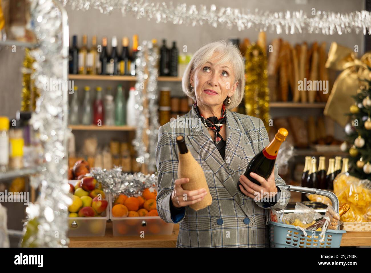 Alcohol department store hi-res stock photography and images - Alamy