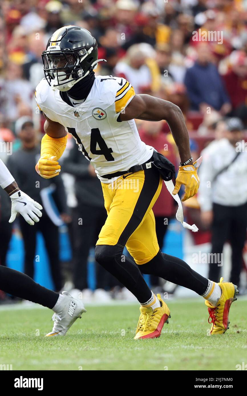 Pittsburgh Steelers wide receiver George Pickens (14) runs a route ...