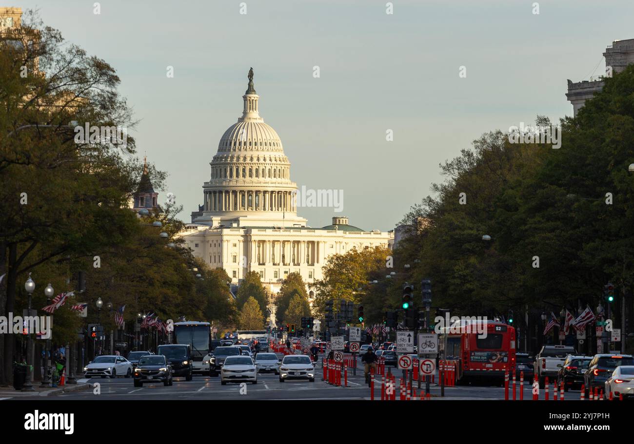 Media projected on building hi-res stock photography and images - Alamy