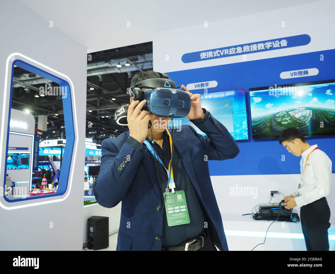 Portable vr emergency rescue teaching equipment hi-res stock ...