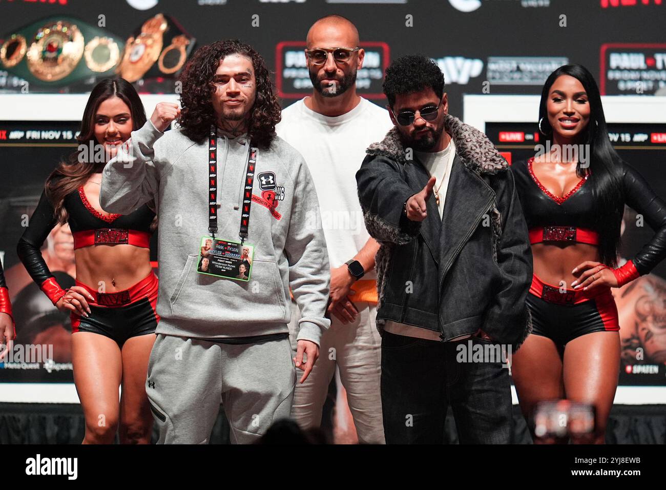 Whindersson Nunes, front left, and Neeraj Goyat pose for photographers ...