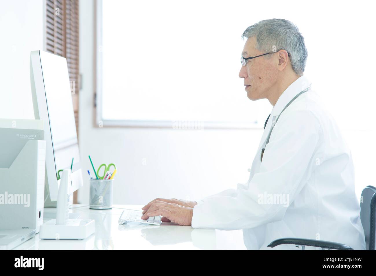 Doctor keyboard hi-res stock photography and images - Alamy