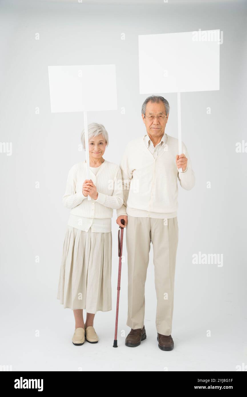 Angry elderly hi-res stock photography and images - Alamy
