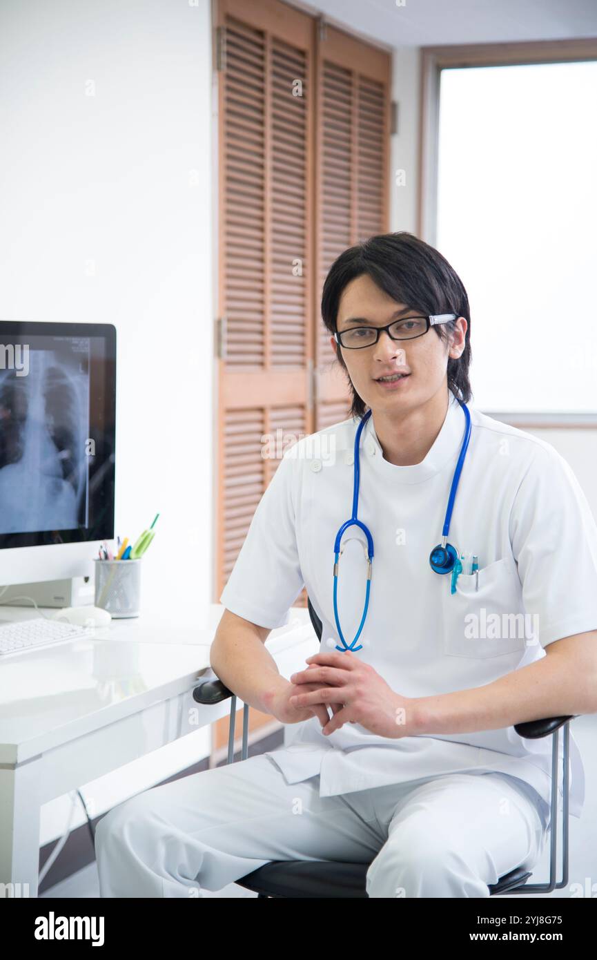 Doctor sit hi-res stock photography and images - Alamy