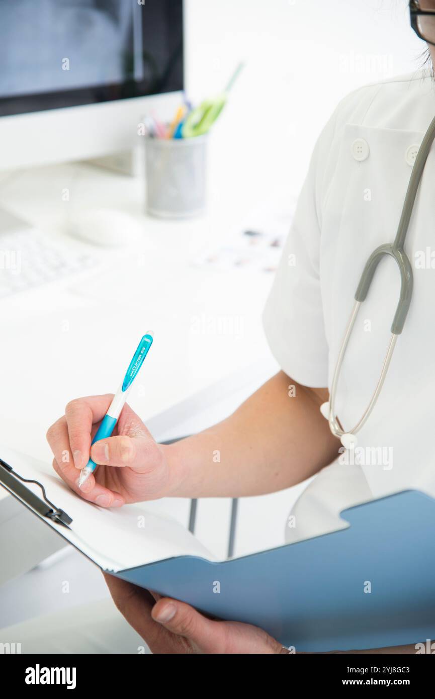 Doctor file hi-res stock photography and images - Alamy