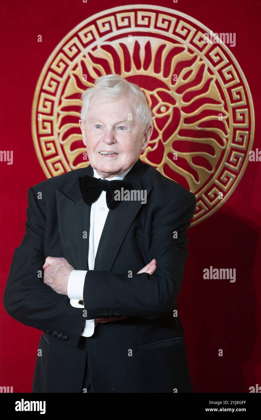 Derek jacobi gladiator hi-res stock photography and images - Alamy