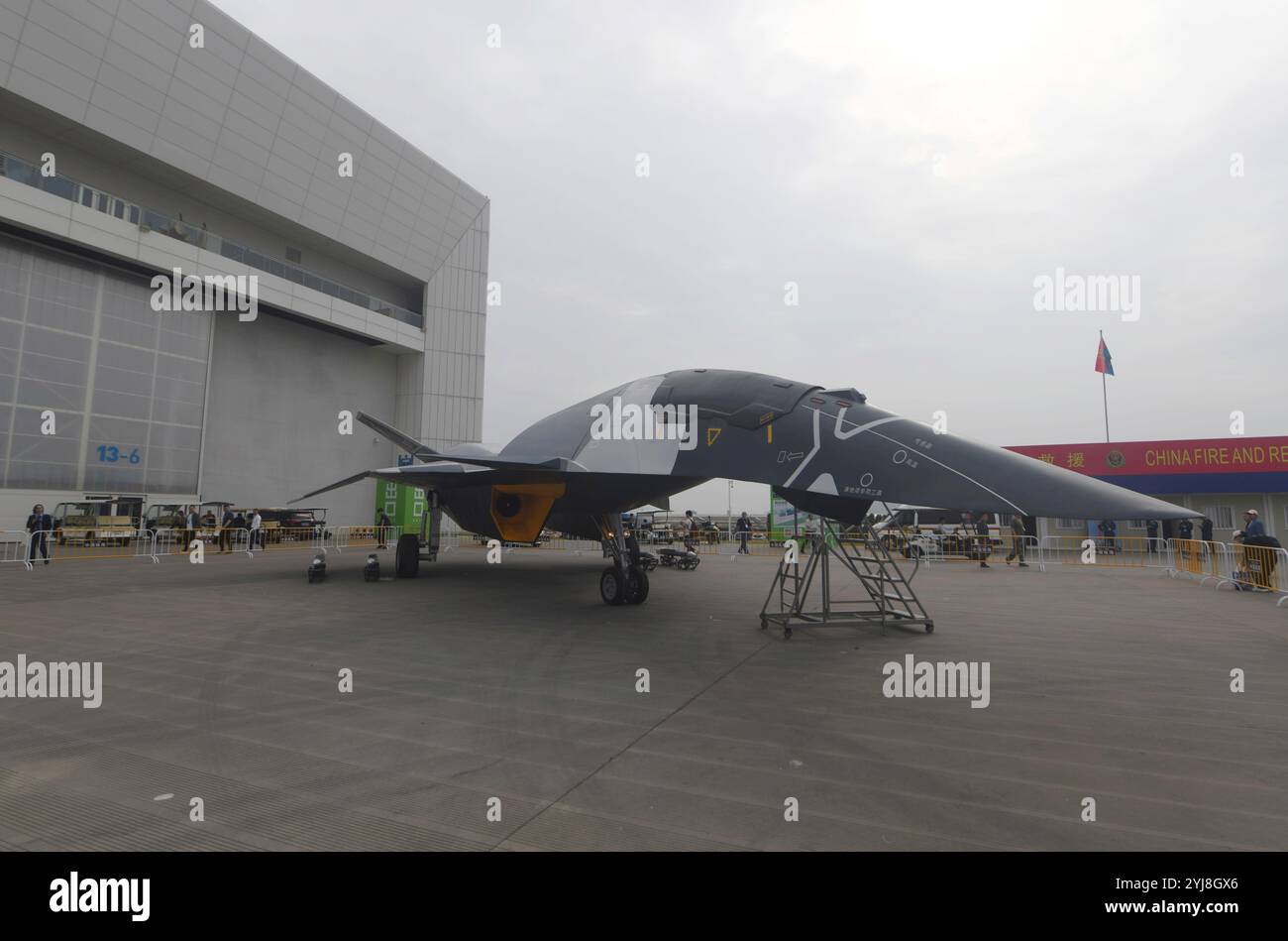 A mockup of China's new 6th generation stealth aircraft, the "White ...
