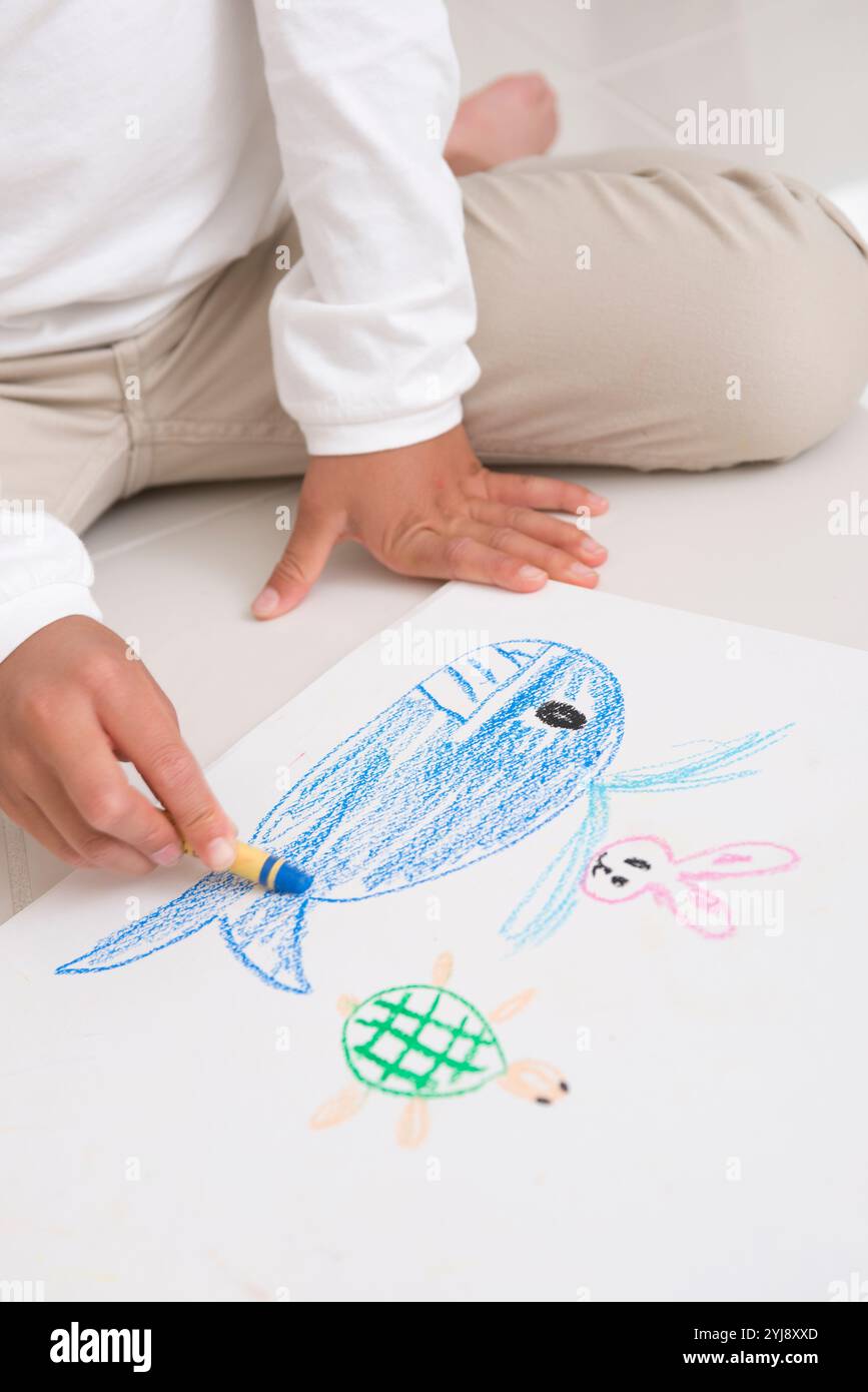 Hand of a child drawing Stock Photo - Alamy