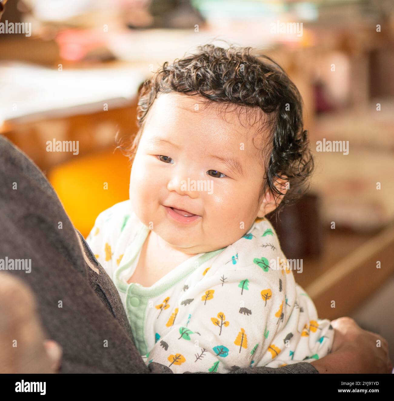 Smiling 4 year old girl hi-res stock photography and images - Alamy