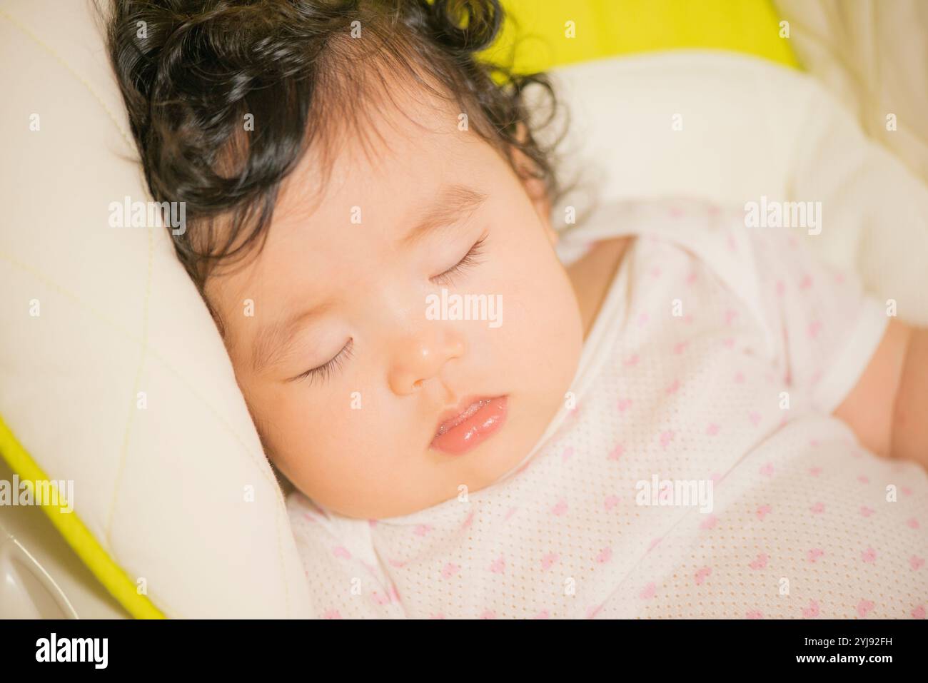Sleeping face to face hi-res stock photography and images - Alamy