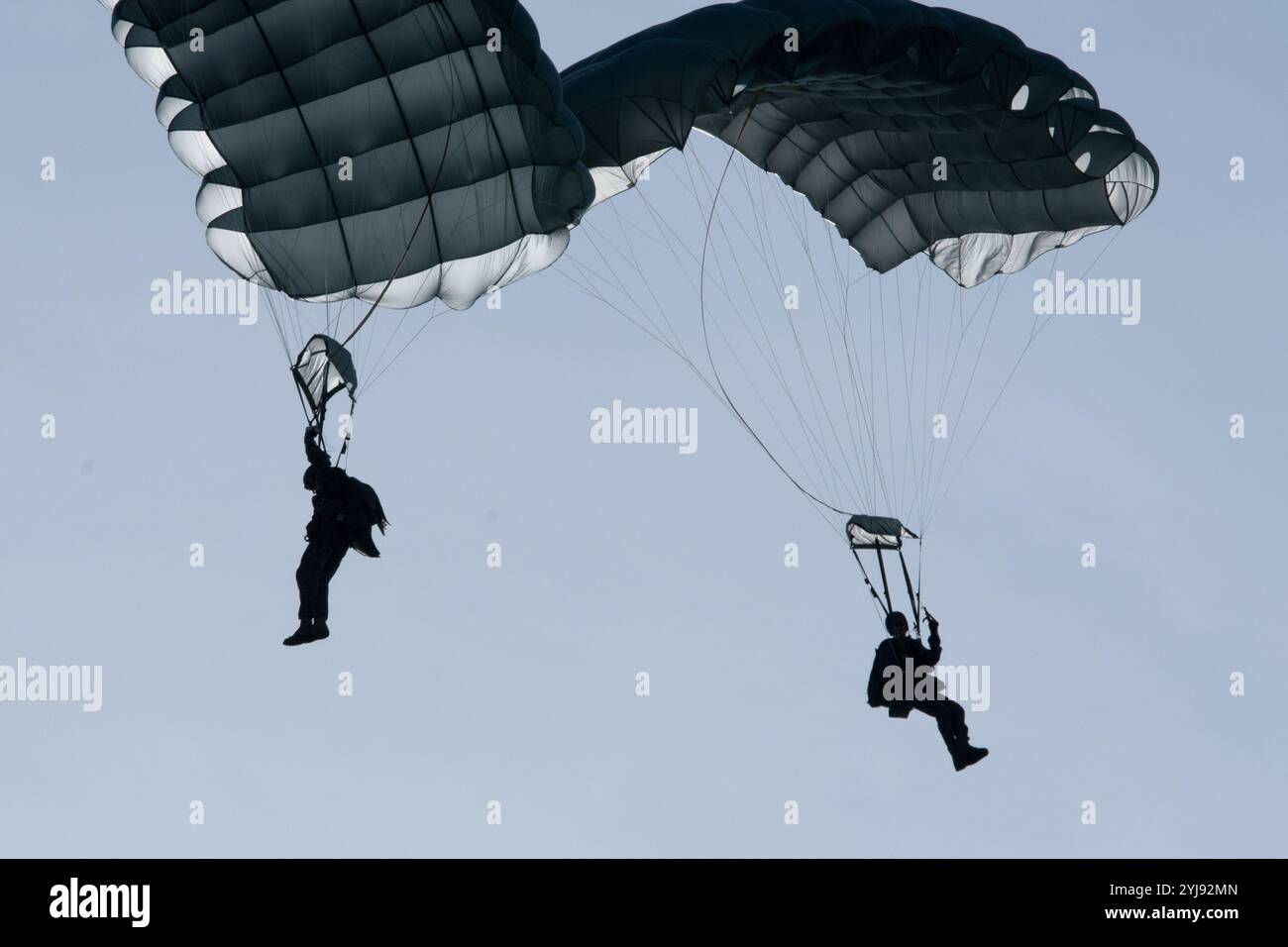 Parachute descent Rescue Stock Photo - Alamy