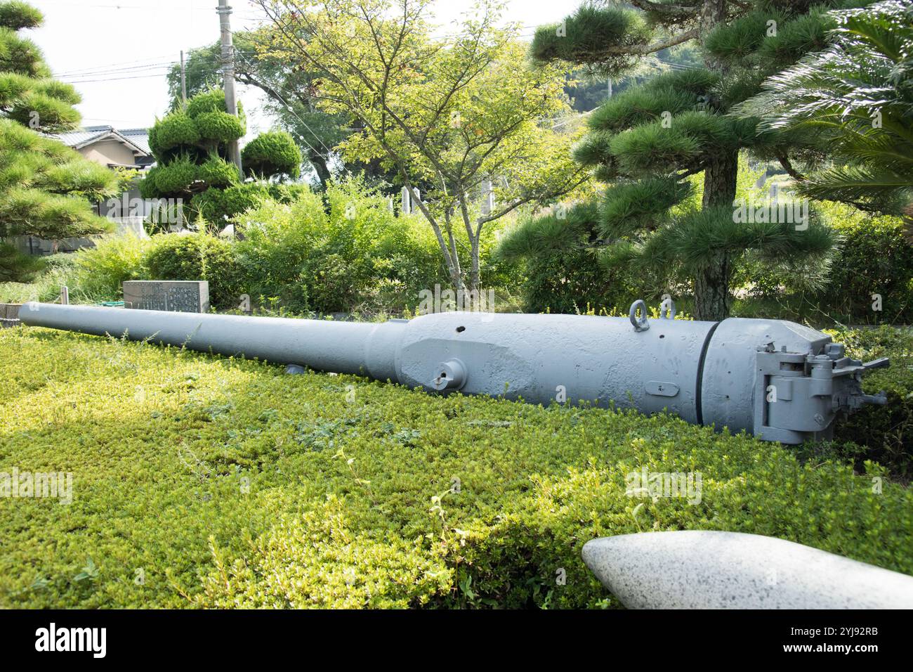 Secondary guns of the IJN warship Mutsu Stock Photo - Alamy