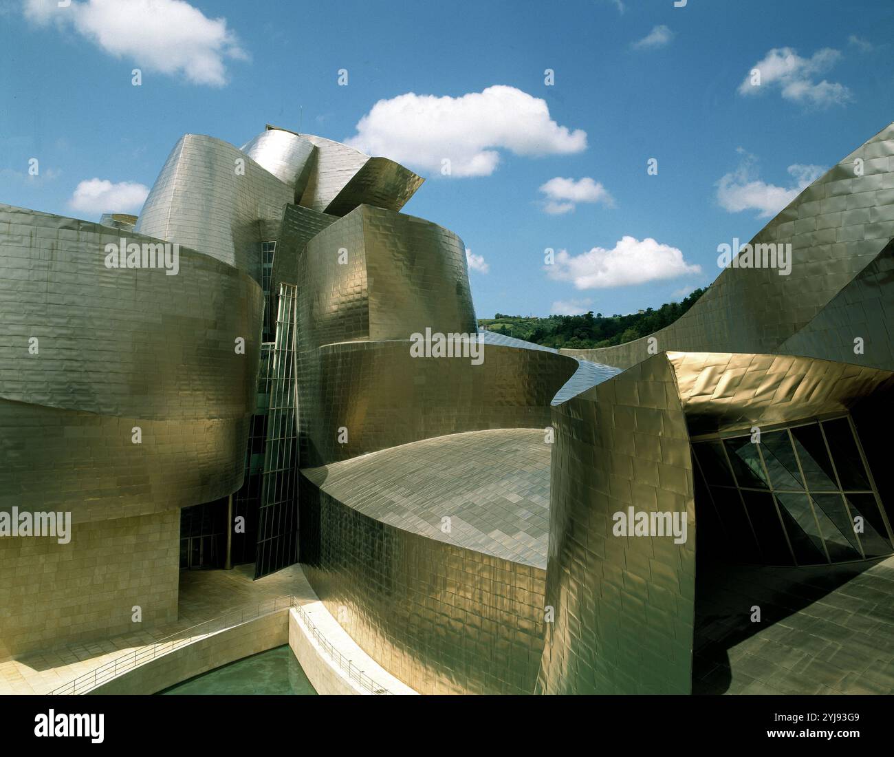 EXTERIOR DEL MUSEO - 1992-97. Author: FRANK OWEN GEHRY 1929-. Location ...
