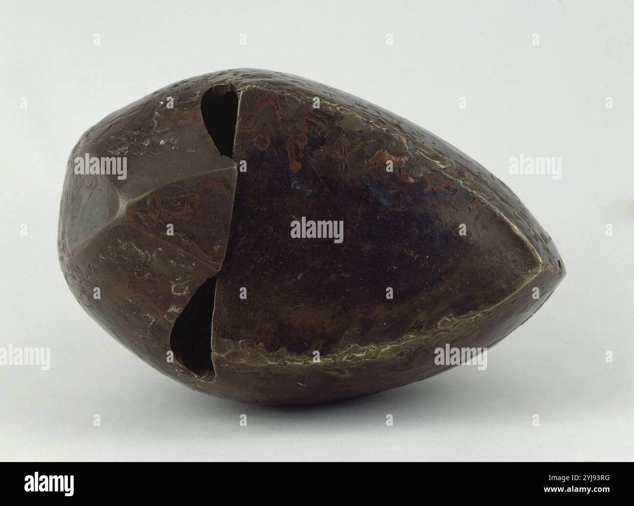 EL ENCAPUCHADO 1939 - BRONCE FORJADO. Author: Julio Gonzalez Stock ...