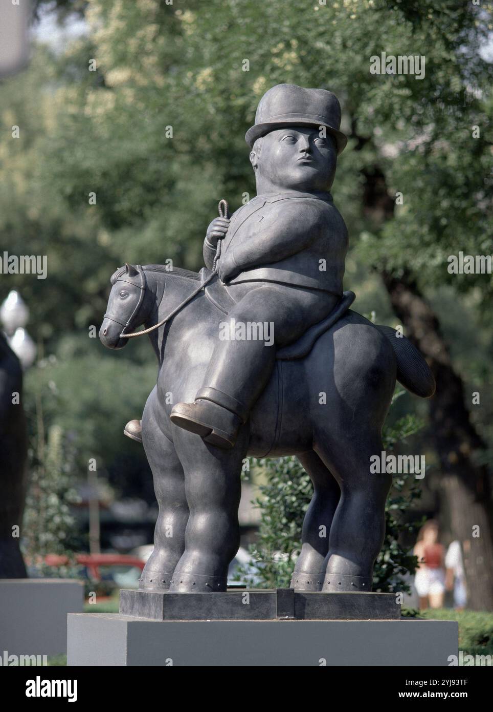 HOMBRE A CABALLO - SIGLO XX. Author: FERNANDO BOTERO. Location ...