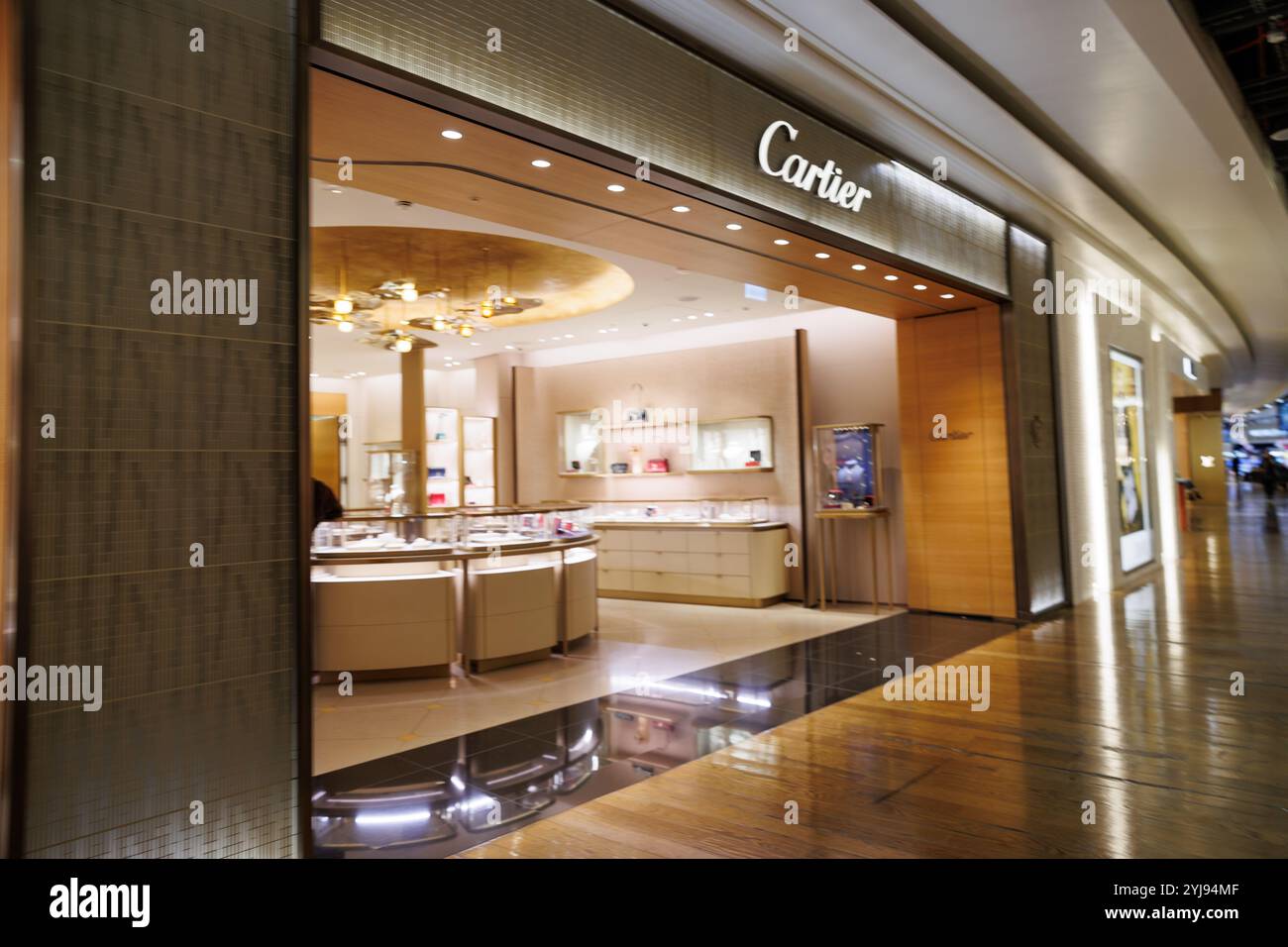 12 Nov. 2024. A Cartier shop inside London Heathrow Terminal 3 Stock ...