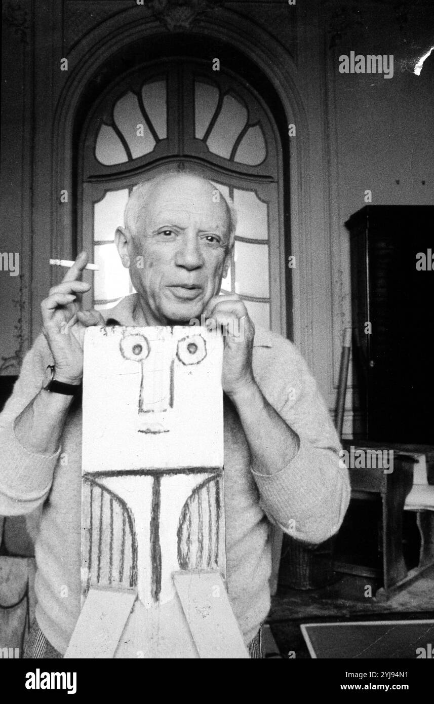 Spanish painter Pablo Picasso Stock Photo - Alamy