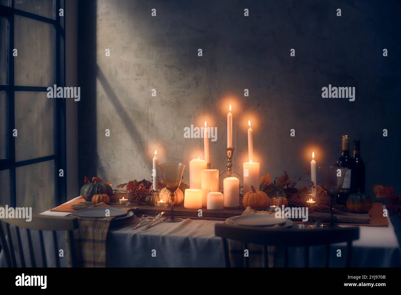 Dimly lit table hi-res stock photography and images - Alamy