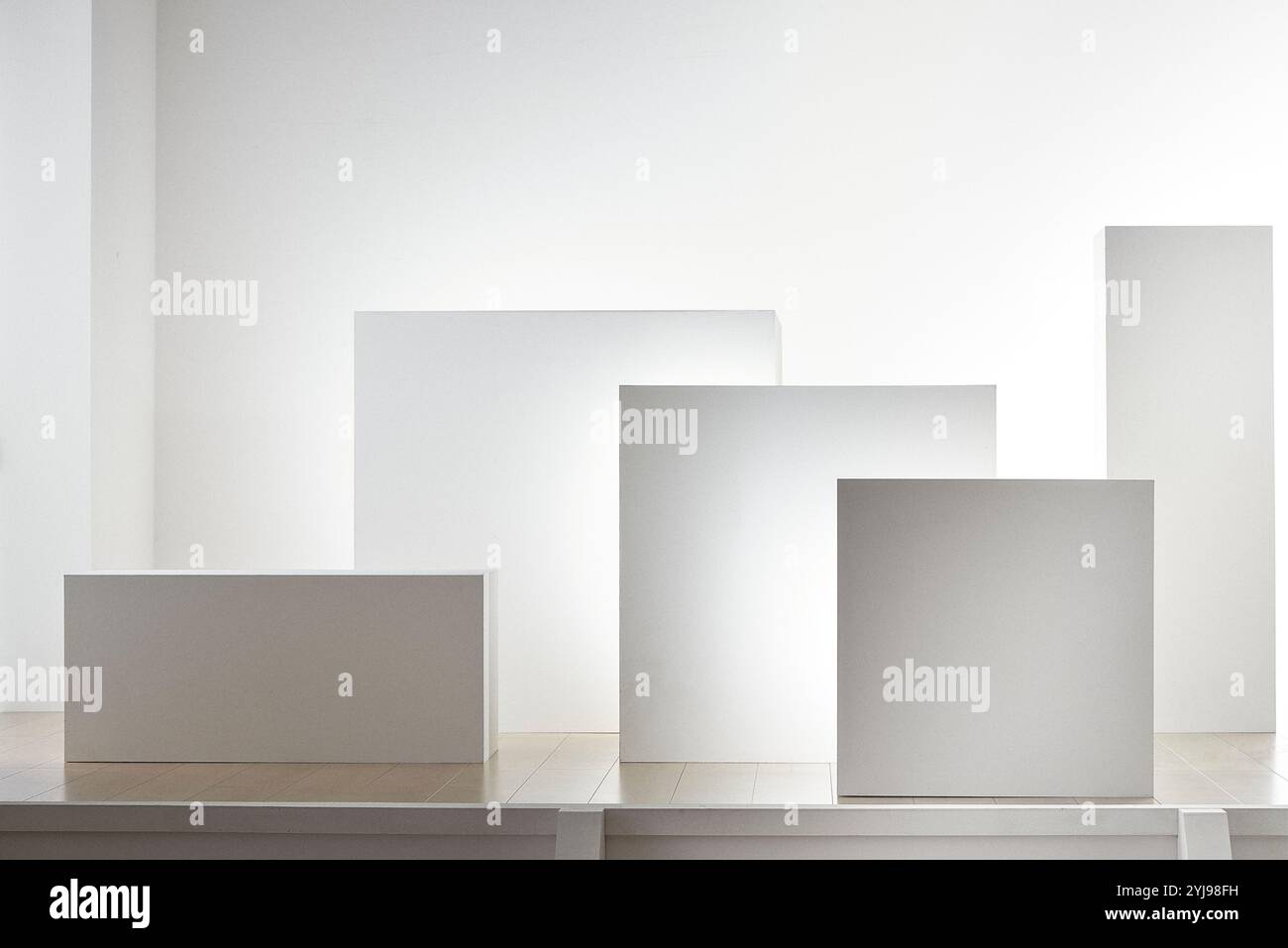 Rectangular triangle hi-res stock photography and images - Alamy