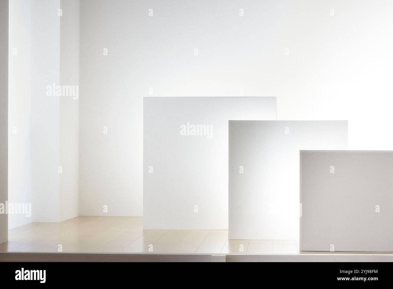 Alignment of objects hi-res stock photography and images - Alamy