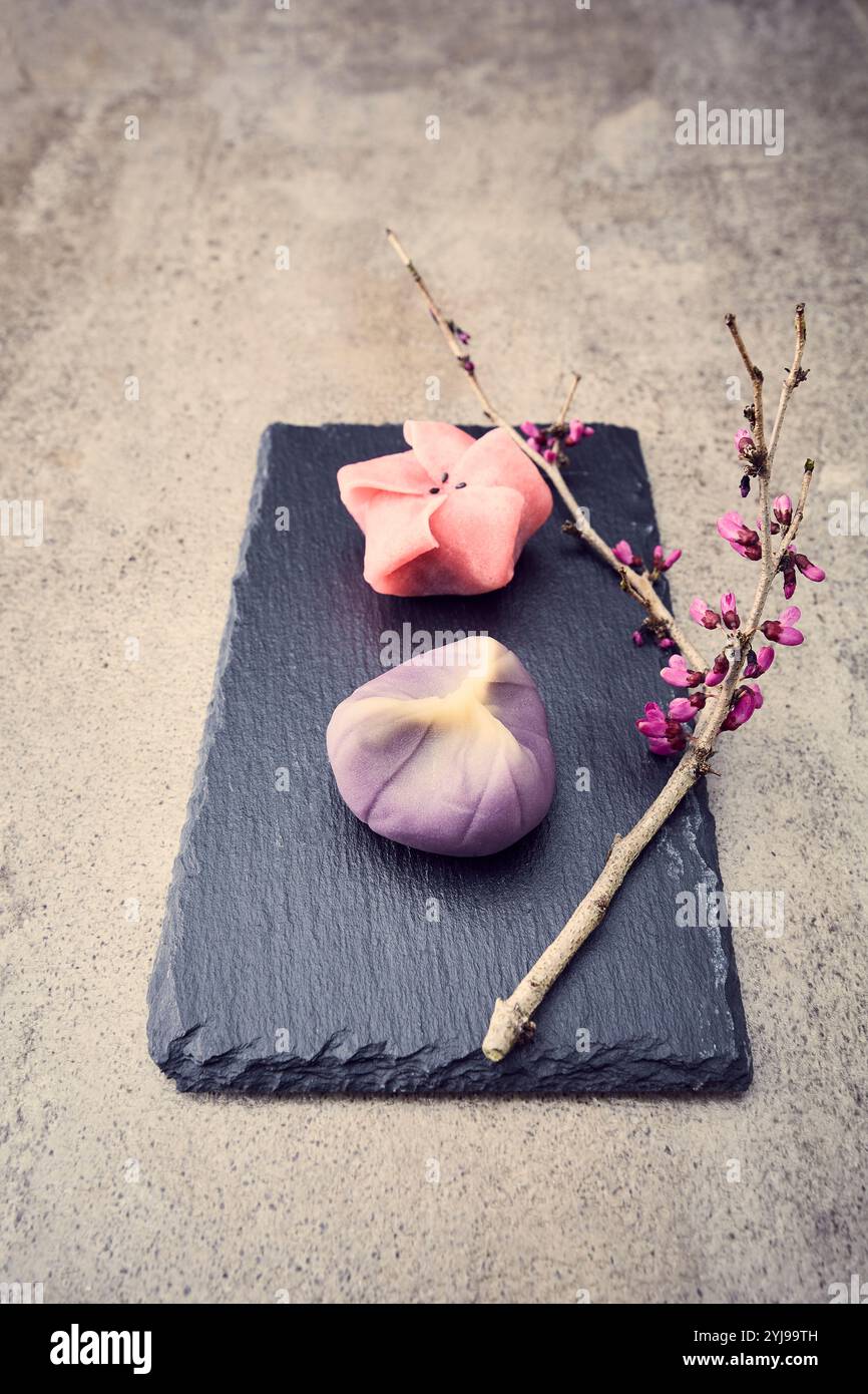 Japanese redbud hi-res stock photography and images - Alamy