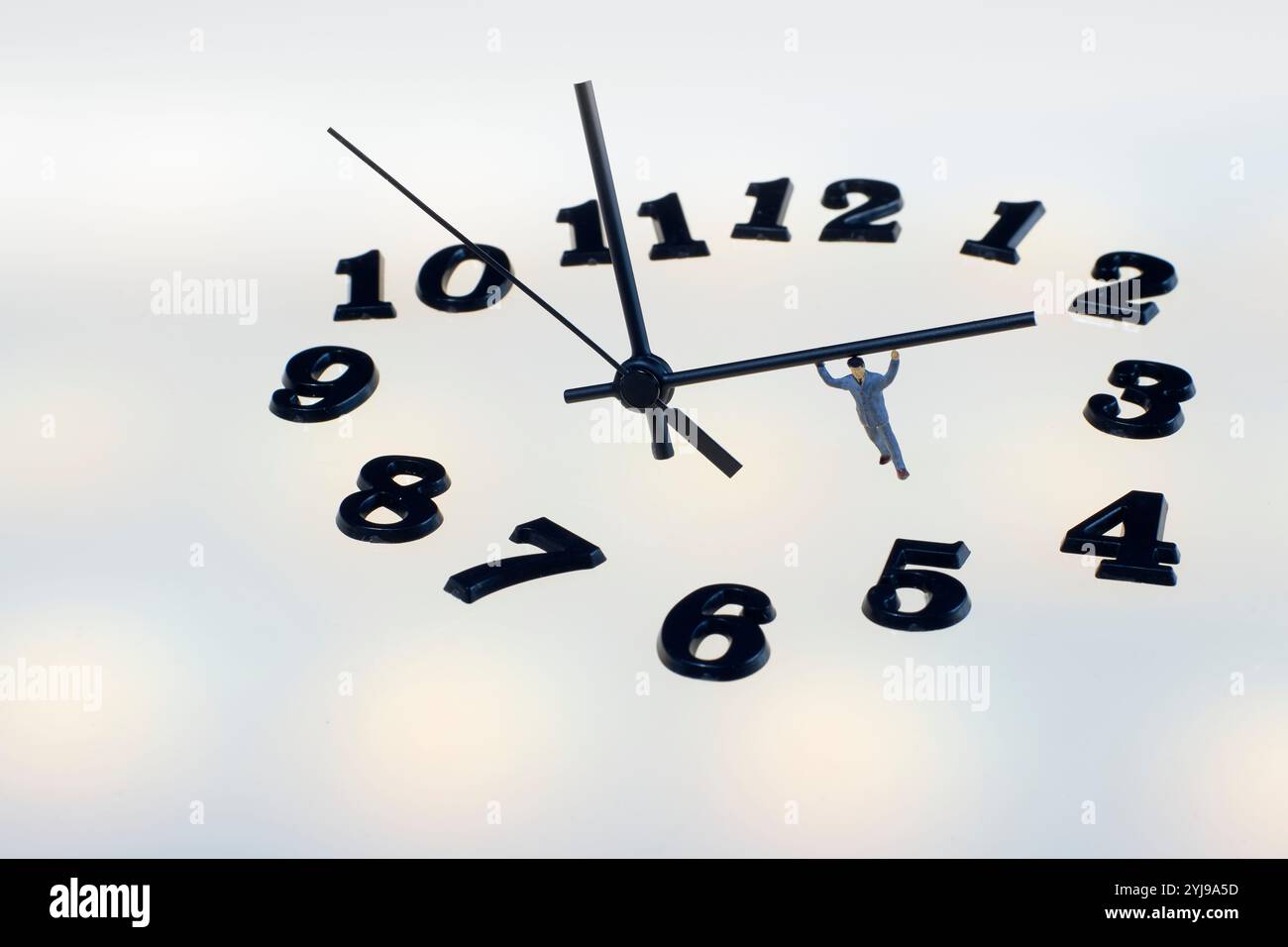 Monotone clock hi-res stock photography and images - Alamy